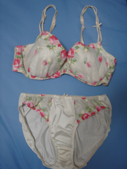 shitagi lovely japanese women and underwear/ 美しい日本語の女性と下着 Category: None